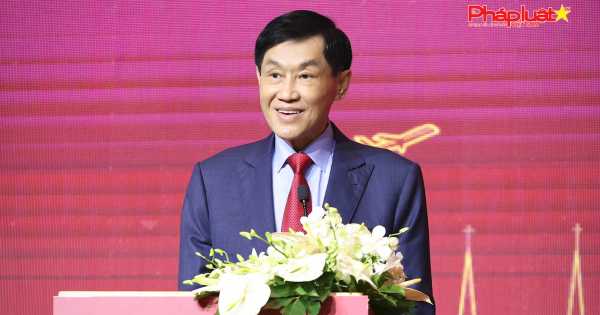 Pháp Luật TV - Doanh nhân Johnathan Hạnh Nguyễn được TP.HCM vinh danh ...